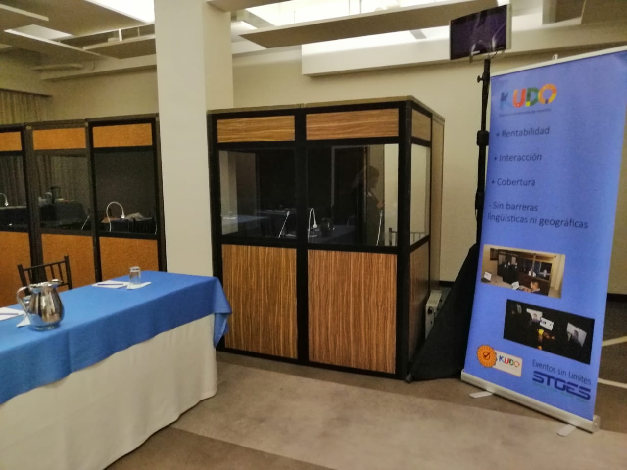 STOES EN SUS CAPACITACIONES – traductores simultaneos